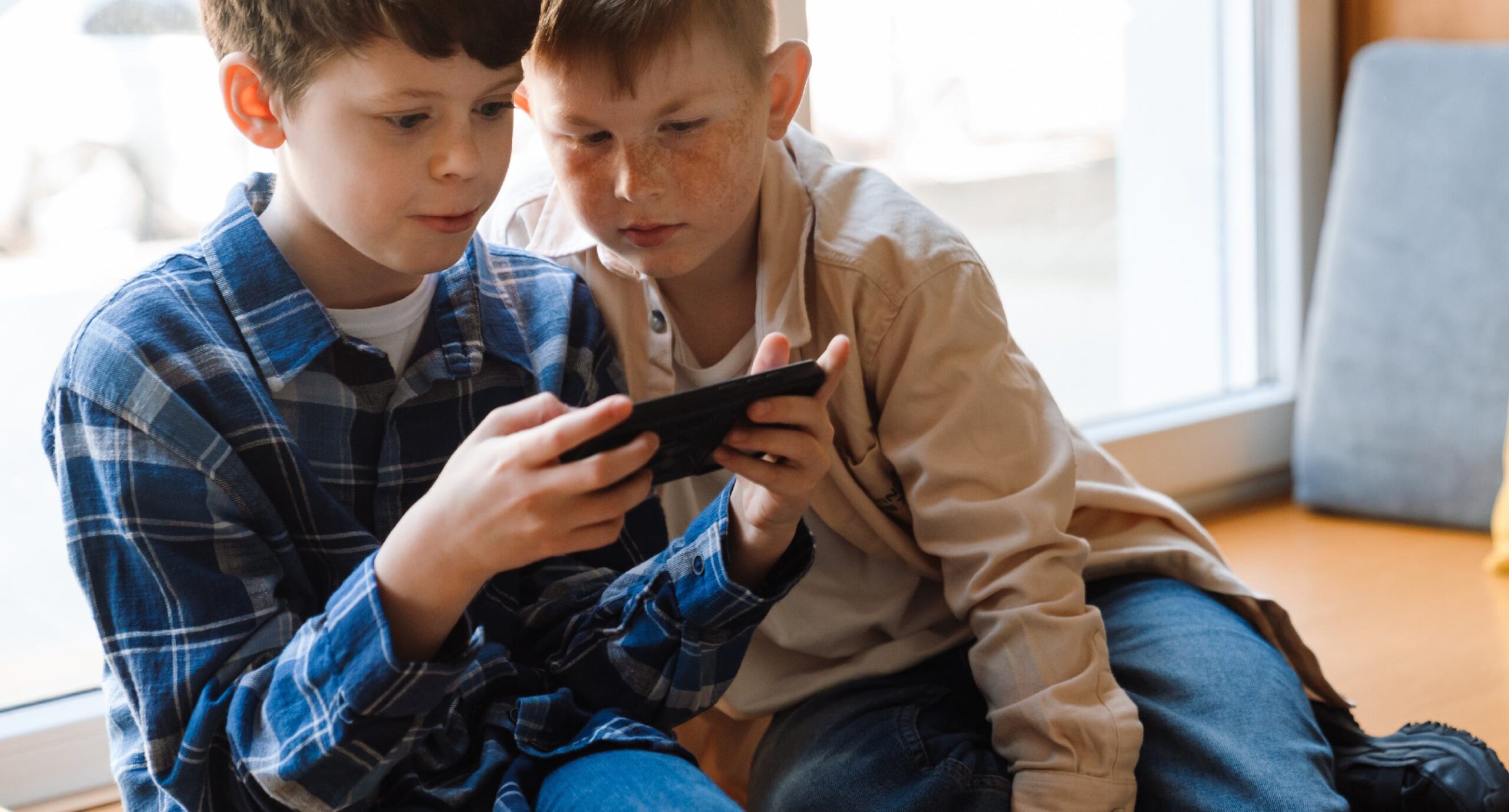 Selecting the Ideal Phone for Kids: Features and Benefits of No ...